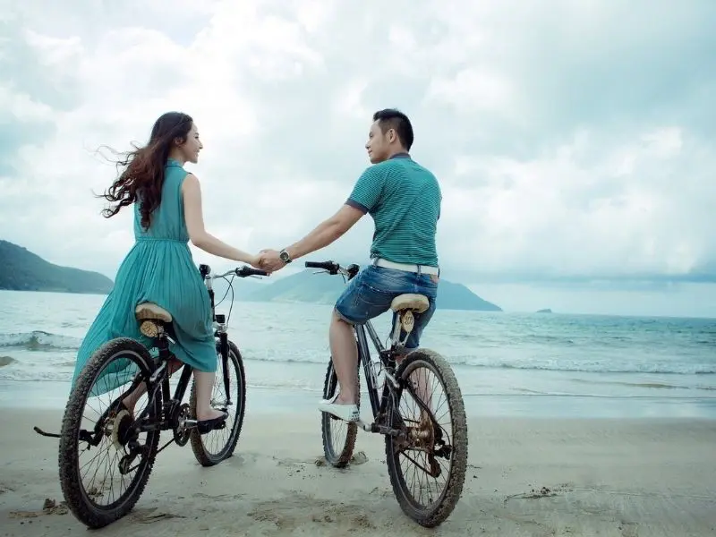 20 Signs You Have An Unexplainable Connection With Someone